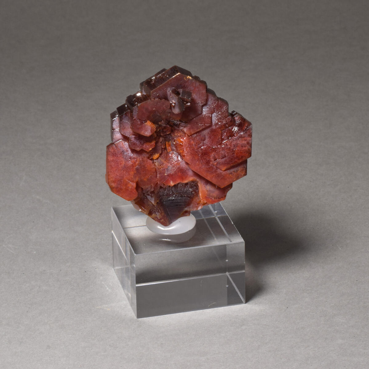 Vanadinite – 4 × 4.5 × 2.8 cm